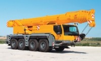 Four-axle mobile crane with increased load capacity
