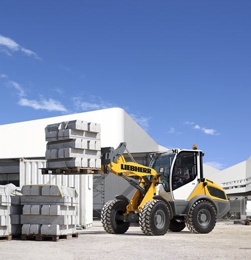 Liebherr receives “red dot” design award 2013 for wheel loaders
