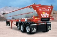 Live bottom trailer delivers more payload