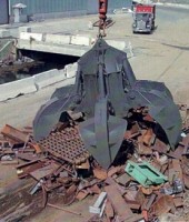 Motorized ship’s gear grapples