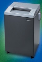 Shredder features built-in oiling system