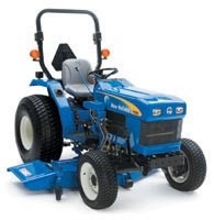 Three-cylinder compact tractor