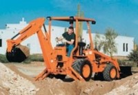 Compact TLB offers extended service life backhoe design