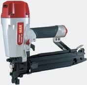 Stapler has 3-tooth driver blade