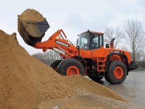 Versatile new Doosan DL300 wheel loader