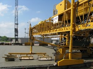 Terex Bid-Well 5000 concrete paver features flexible frame design and ...