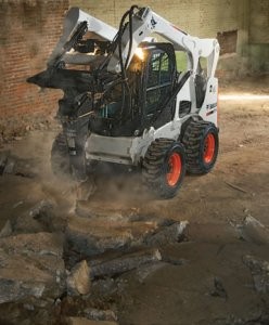 Bobcat upgrades 700 and 800 M-Series loader performance, monitoring and ...