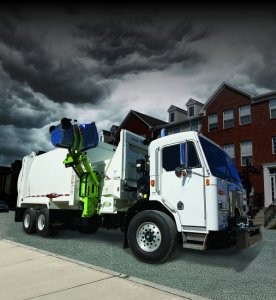 Sidewinder automated side-loader collection truck