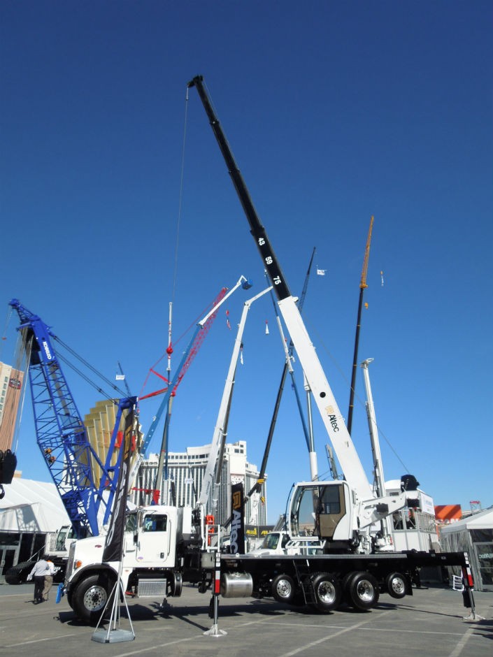 Hirschmann’s new iSCALE Control System installed on Altec boom truck