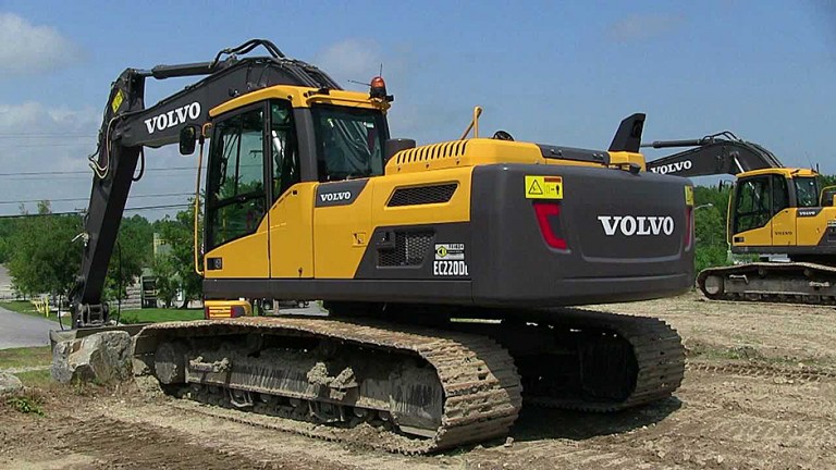 Volvo Construction Equipment Volvo EC220D Excavators | Heavy Equipment ...