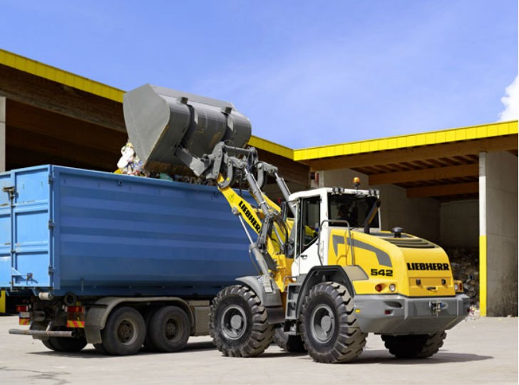 Liebherr Shows off Mid-Sized and Large Wheel Loaders at Intermat