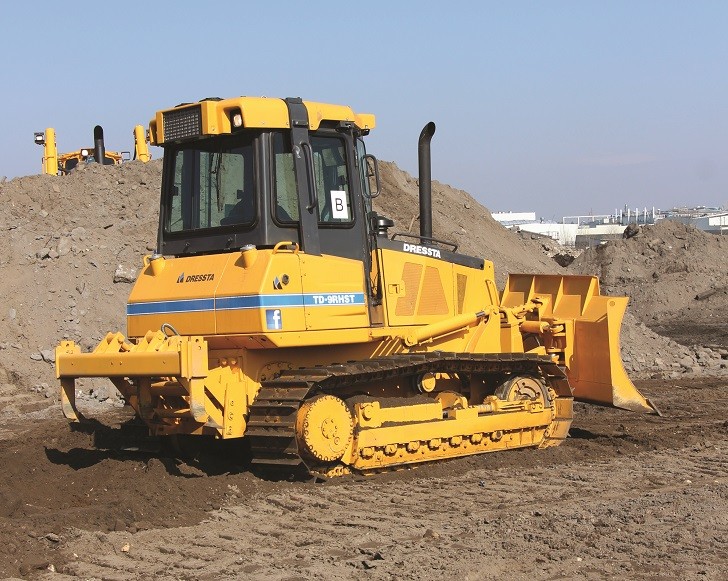DRESSTA’S NEW COMPACT HYDROSTATIC DOZER