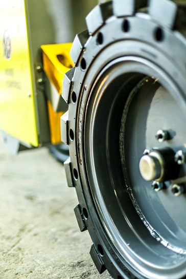 Innovative EcoVolve Electric Dumper to be Fitted With McLaren ...