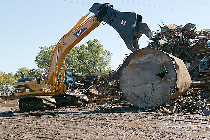 Caterpillar Inc. S305 Hydraulic Scrap Shears | Heavy Equipment Guide