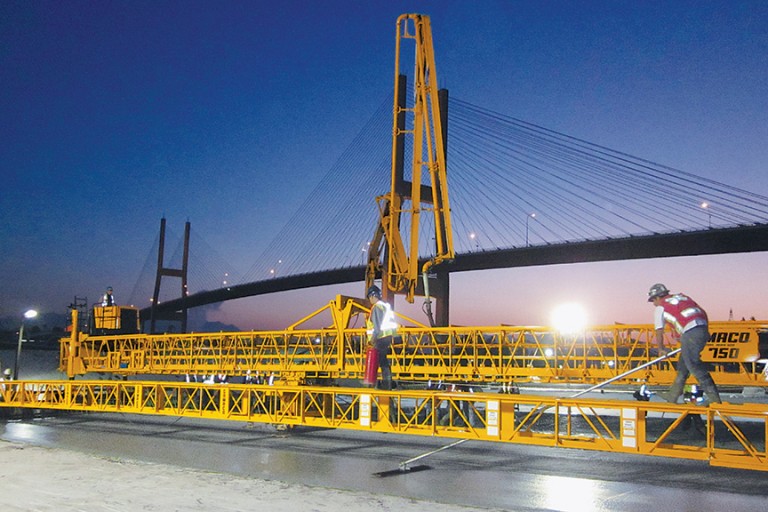GOMACO SL750 Work Bridges | Heavy Equipment Guide