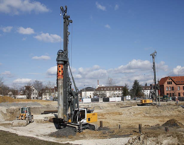 Liebherr Canada LB 16 Rotary Drill Rigs | Heavy Equipment Guide