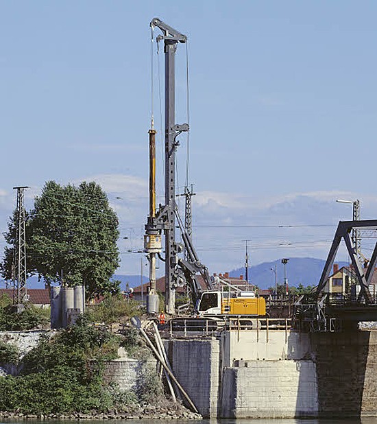 Liebherr Canada LB 36 Rotary Drill Rigs | Heavy Equipment Guide