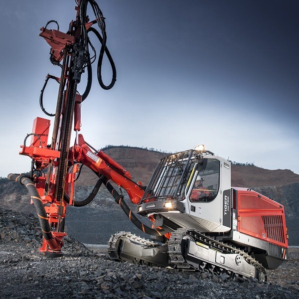 Sandvik Tiger DG700 Track Drills | Heavy Equipment Guide