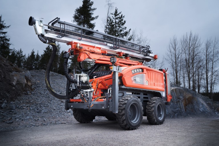Sandvik Commando DC130Ri | Heavy Equipment Guide