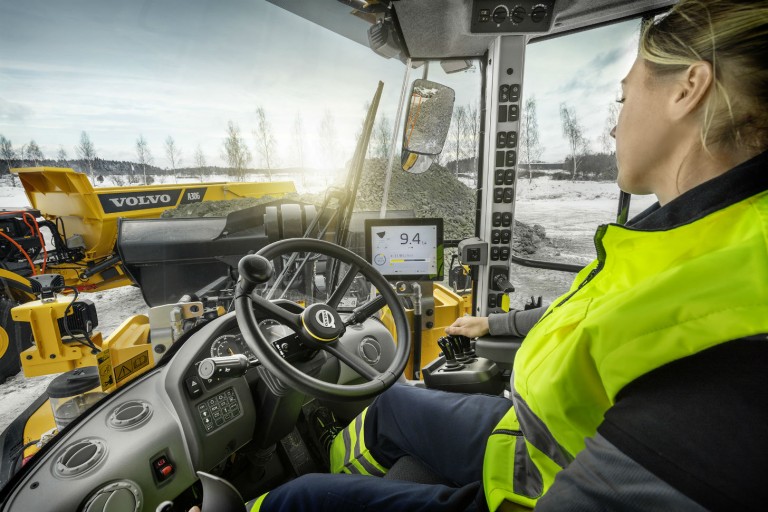 Volvo launches Load Assist with award-winning Co-Pilot interface for ...