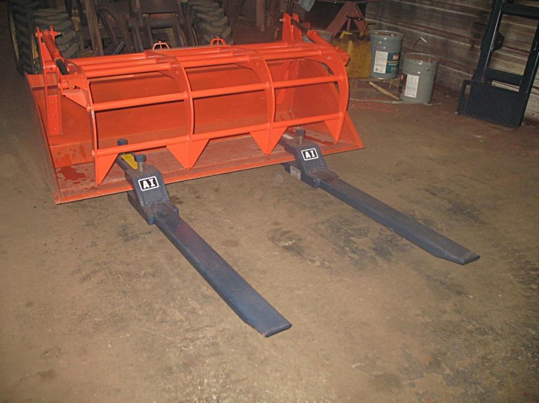 New Lip-Mounted Forks mount easily on existing buckets
