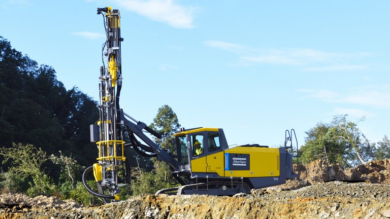 Powerful yet flexible new surface drill rig
