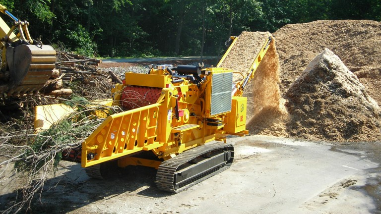 CBI 6800BT Horizontal Grinder, SSQC30 Stump Shear, and XLP Log Screw to ...