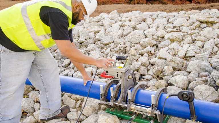 Hydraulic butt fusion machine available for underground market