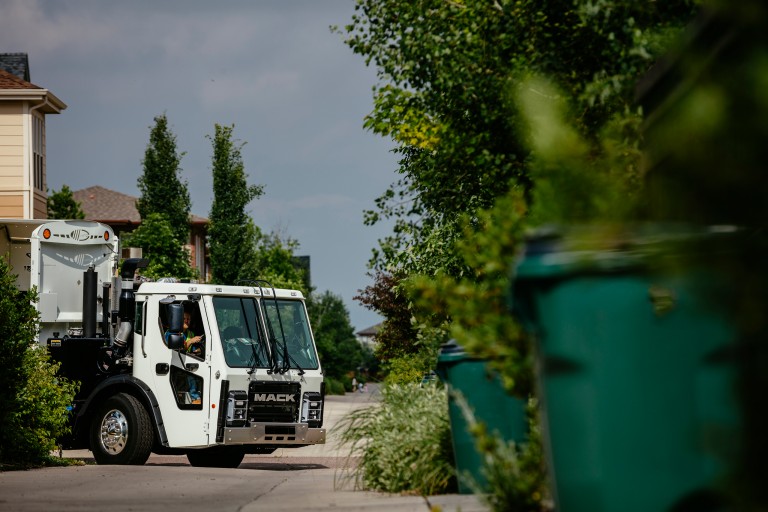 Mack LR Now Available in 4x2 Configuration