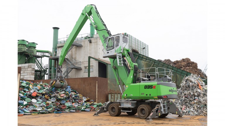 Twin Sennebogen machines handle scrap for Dutch company