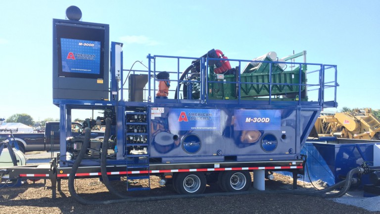 Robust fluid cleaning system offers small footprint and quiet operation