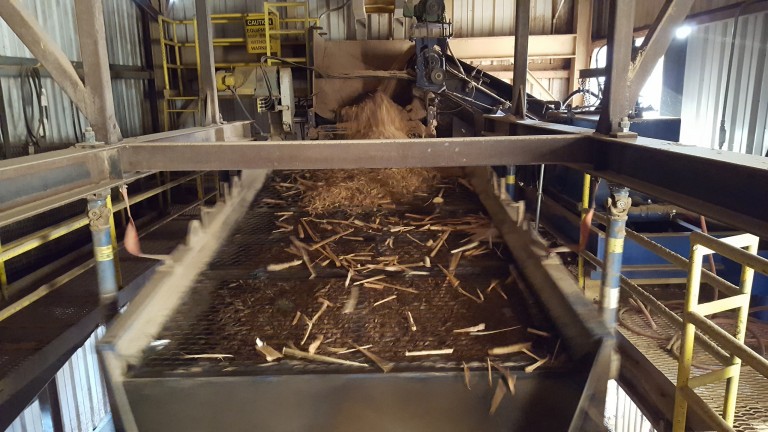 BM&M flat gyratory screen is right fit for stationary bark and green ...