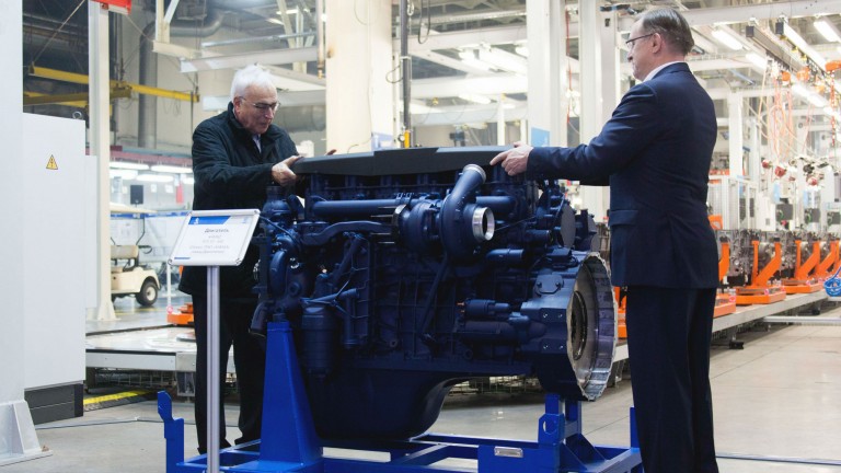 Liebherr and KAMAZ celebrate start of diesel engine production