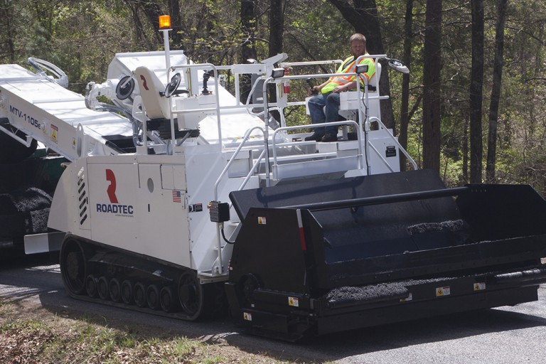 Roadtec MTV-1105e Asphalt Pavers | Heavy Equipment Guide