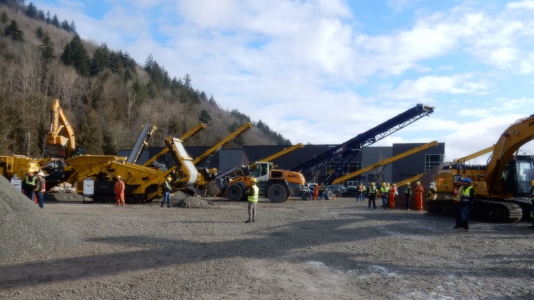 Frontline Demo Days 2019 highlights latest crushing and screening ...