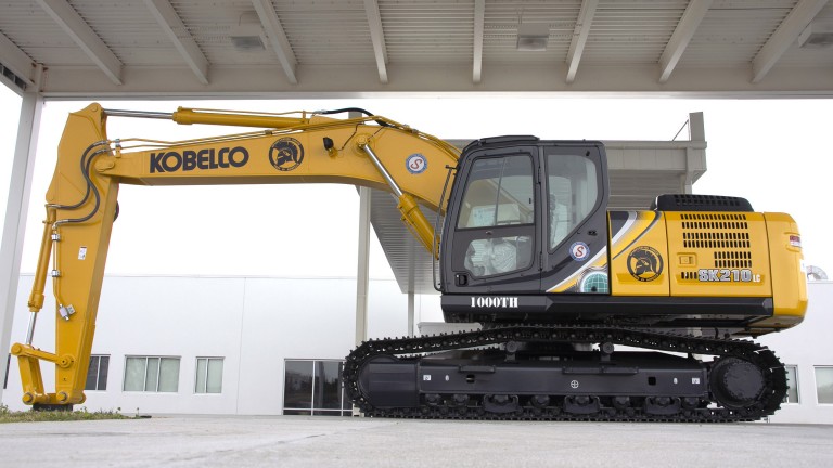 KOBELCO marks 1000th excavator produced at U.S. facility