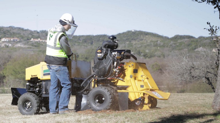 Vermeer stump cutter makes chumps of tough stumps