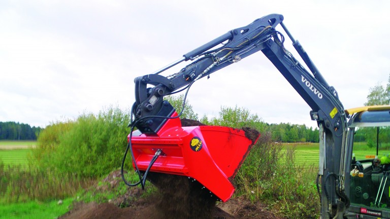 Allu's Transformer DL screener bucket for compact carriers is a mighty ...