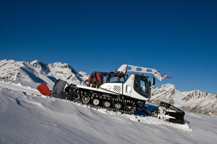 PRINOTH Everest | Heavy Equipment Guide