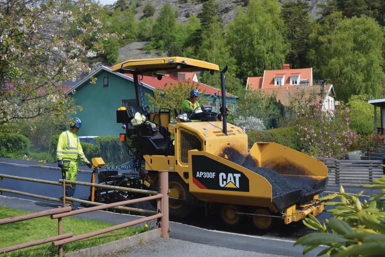 Caterpillar Inc. AP300F Asphalt Pavers | Heavy Equipment Guide