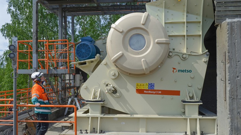 Safety tips for working around aggregates equipment