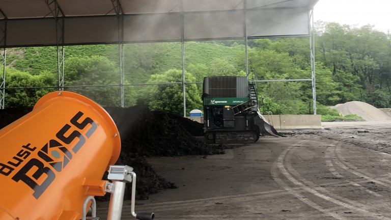 DustBoss atomized mist cannon features precise additive metering for ...