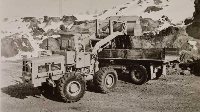 Watch Liebherr restore its oldest wheel loader in existence