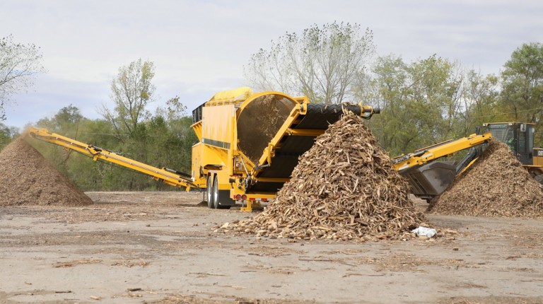 New Vermeer trommel screen delivers three-product separation