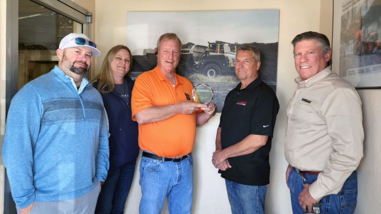 Two U.S. dealerships share Rokbak's Dealer of the Year award