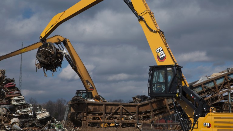 Caterpillar's new material handler improves operability, efficiency