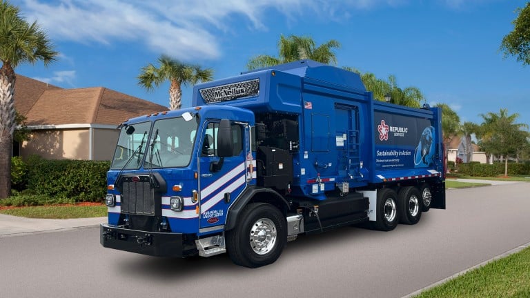 Peterbilt delivers electric collection vehicle to Republic Services