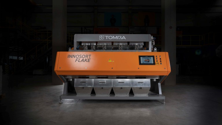 TOMRA sorter separates flakes by color, polymer, and transparency ...