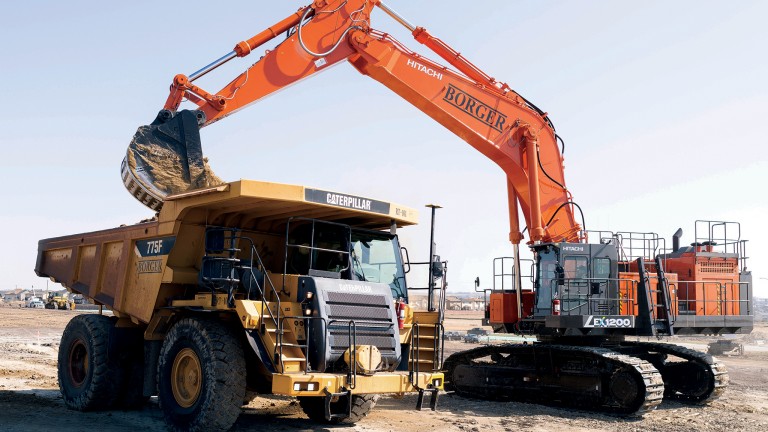 Big Hitachi excavator goes to work in Alberta