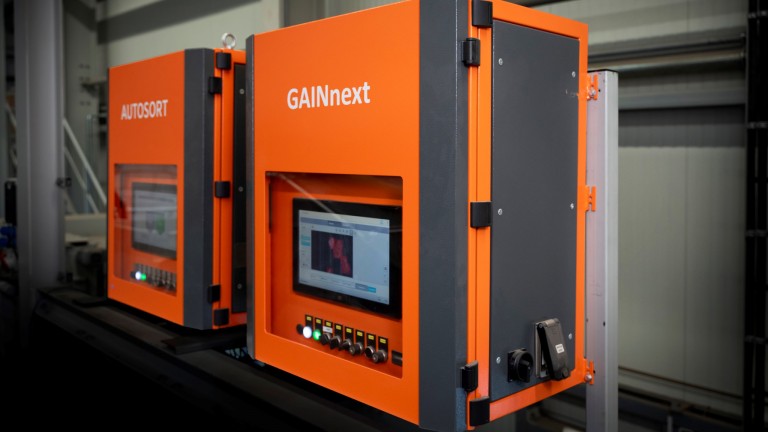 TOMRA's deep learning technology separates hard-to-sort food-grade plastics